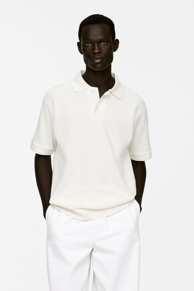 Polo texturizado – Blanco roto – Men – ARKET ES
