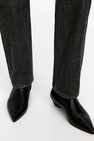 Pointy Leather Boot – Black – Women – ARKET NL