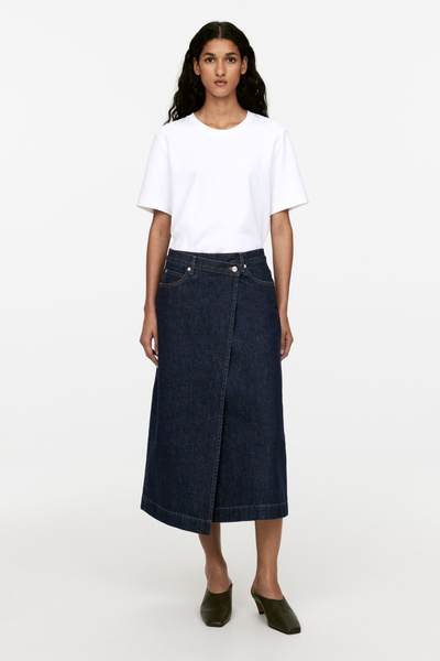 Jupe portefeuille en jean – Bleu foncé – Femme – ARKET FR