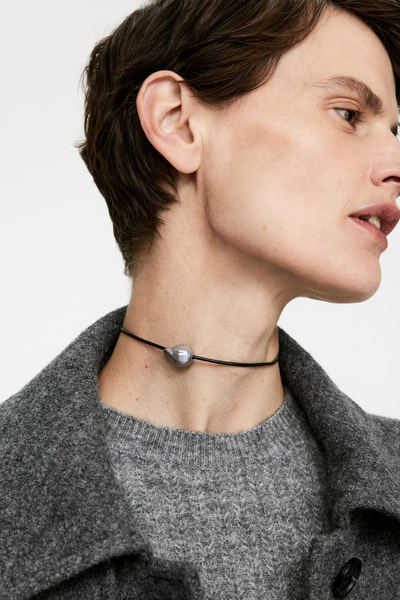 Freshwater Pearl Cord Necklace – Dark Pearl/Black – ARKET DK